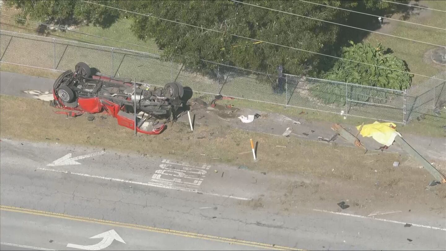 GRAPHIC VIDEO: 1 dead, 1 injured after crash in southern Miami-Dade