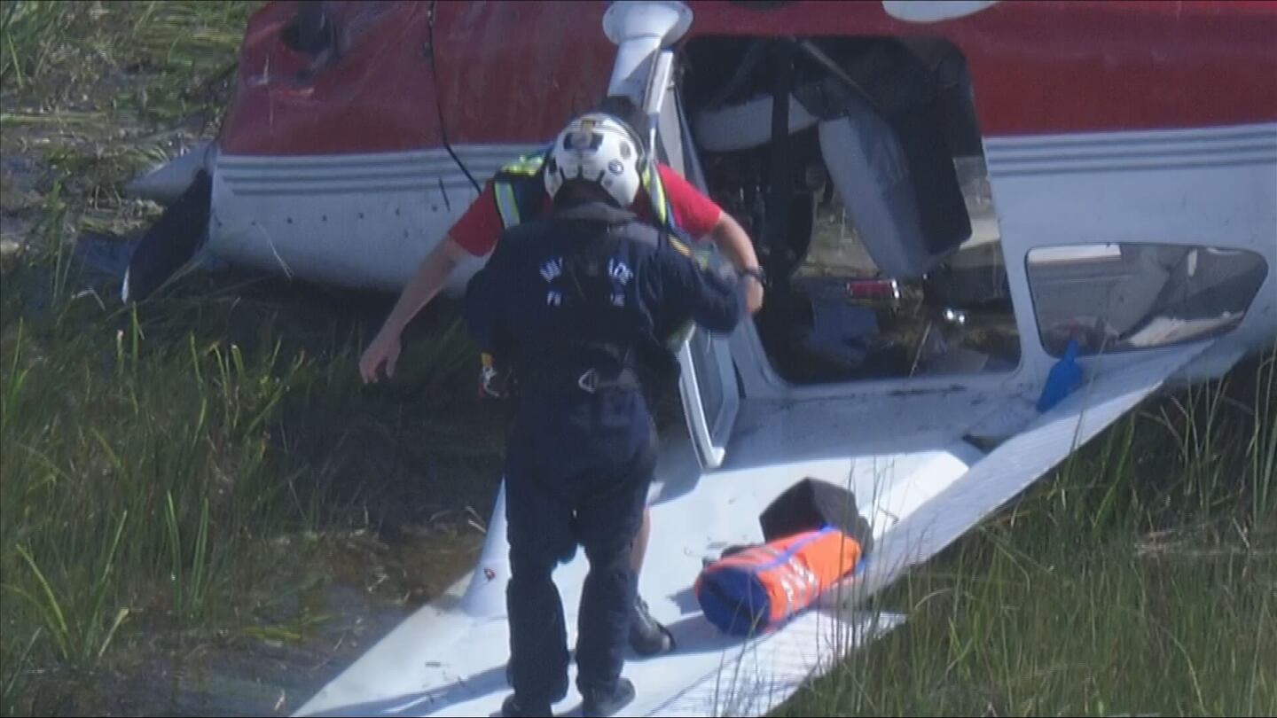 Watch rescue after small plane crashes into Florida Everglades