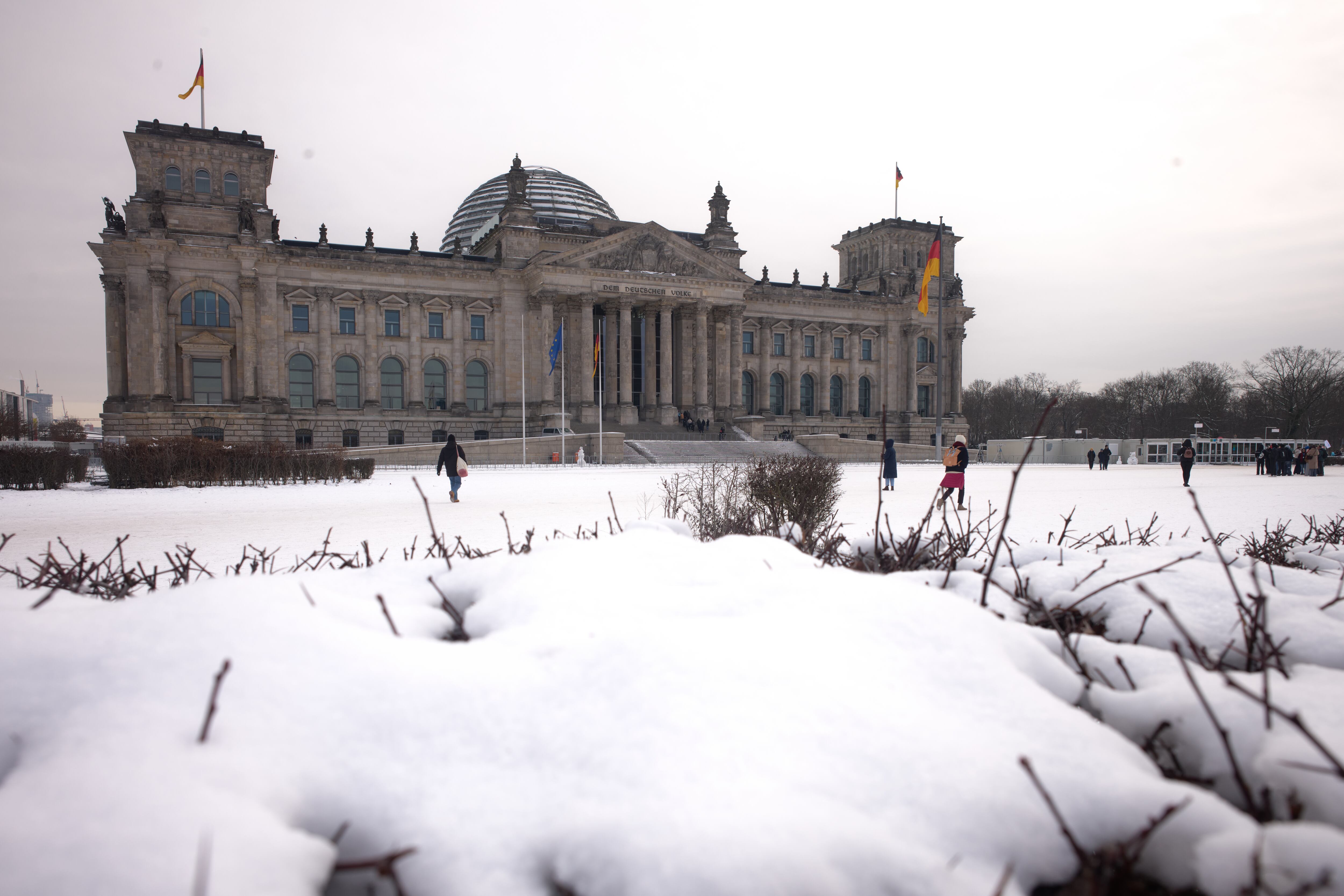 UK braces for heavy snow as cold weather snap in Europe persists