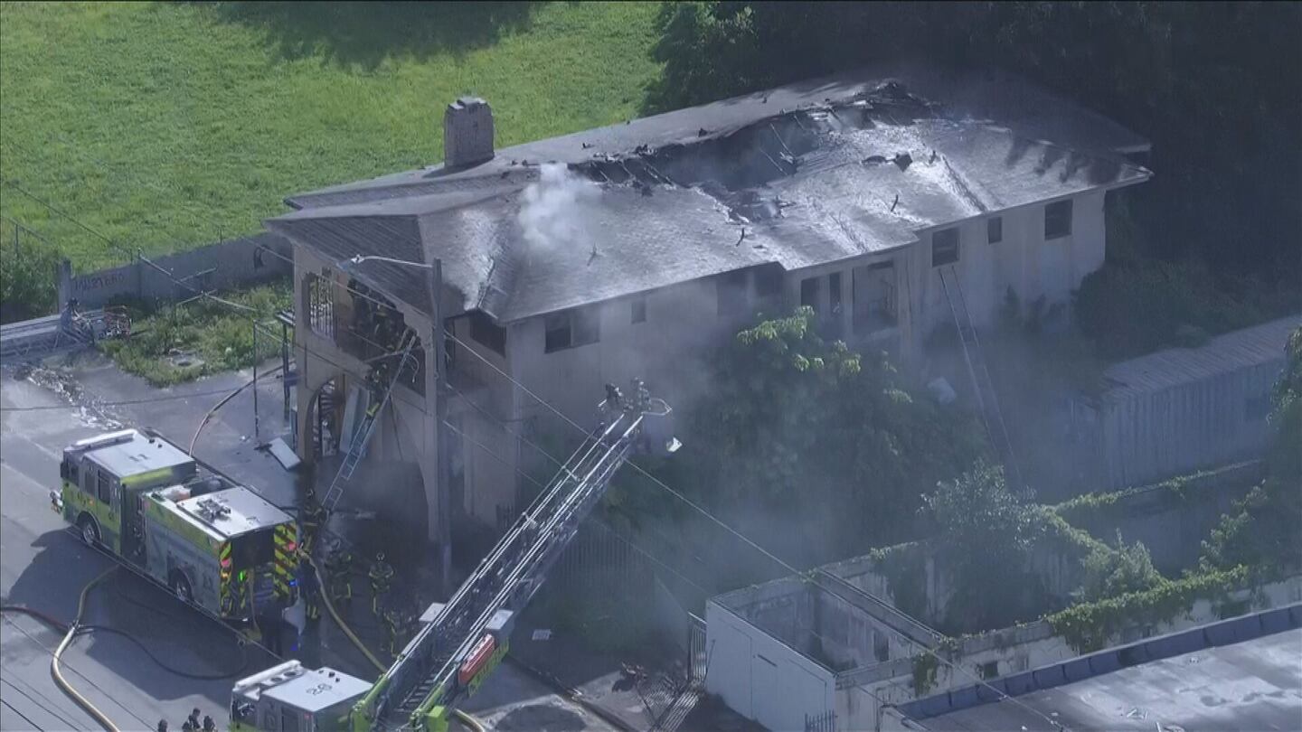 Fire erupts at Opa-locka apartment building